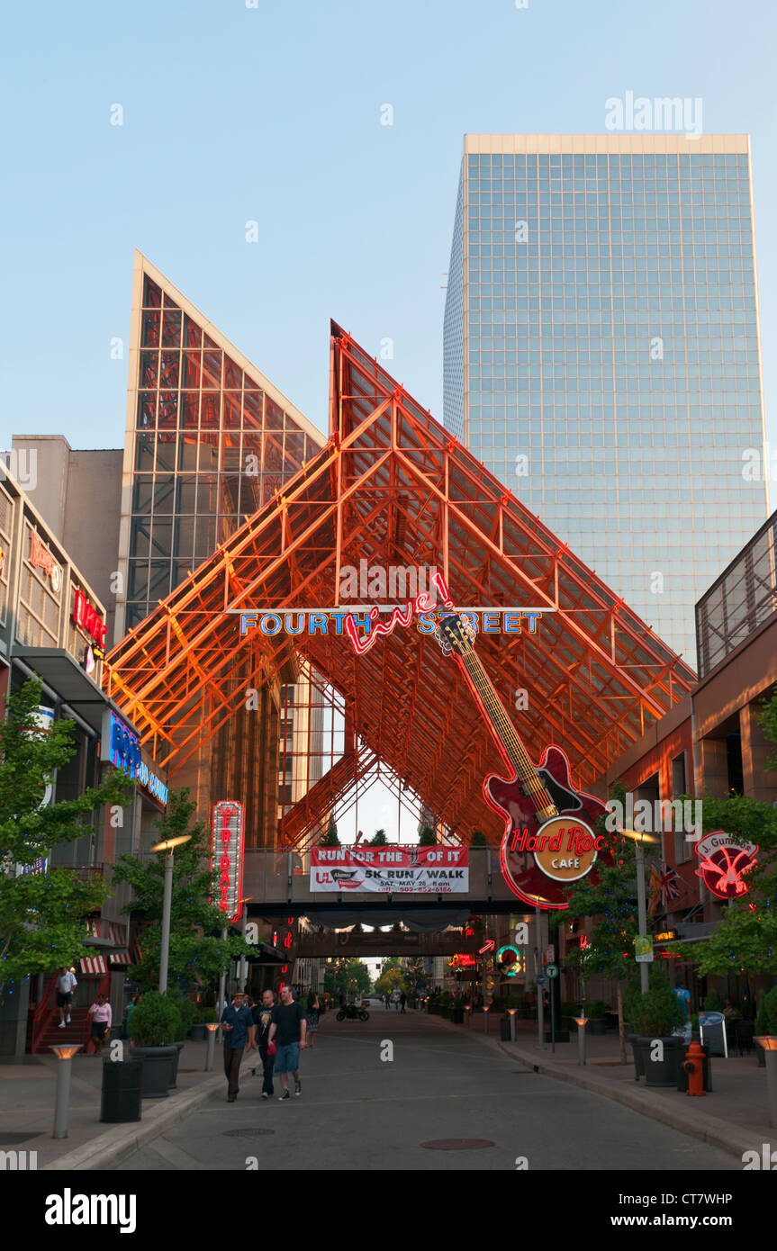 Fourth street live louisville hi-res stock photography and images - Alamy