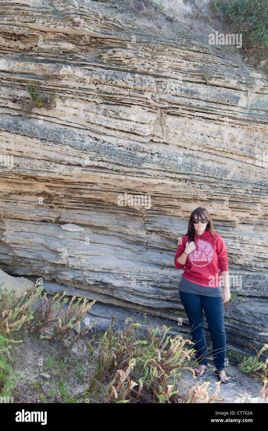 Sandstone outcrop layers High Resolution Stock Photography and Images ...