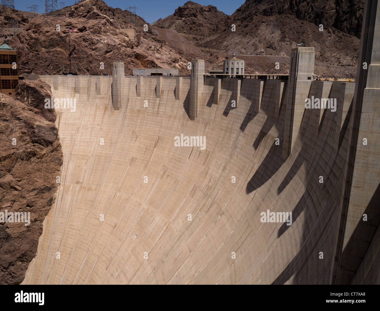 The iconic Hoover Dam on the Boulder River between Nevada and Arizona ...