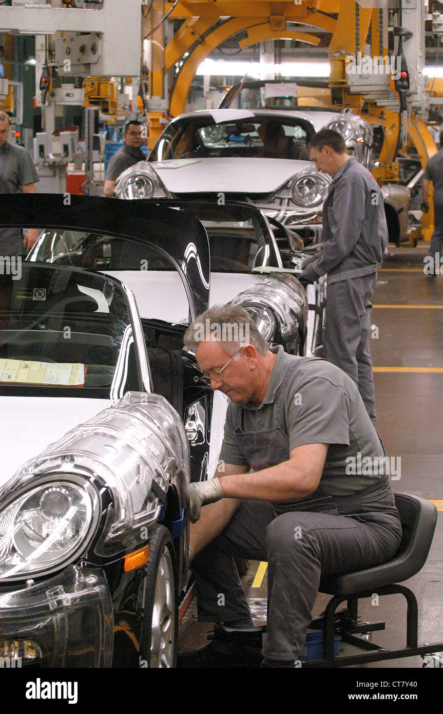 Porsche Production in Stuttgart-Zuffenhausen Stock Photo - Alamy