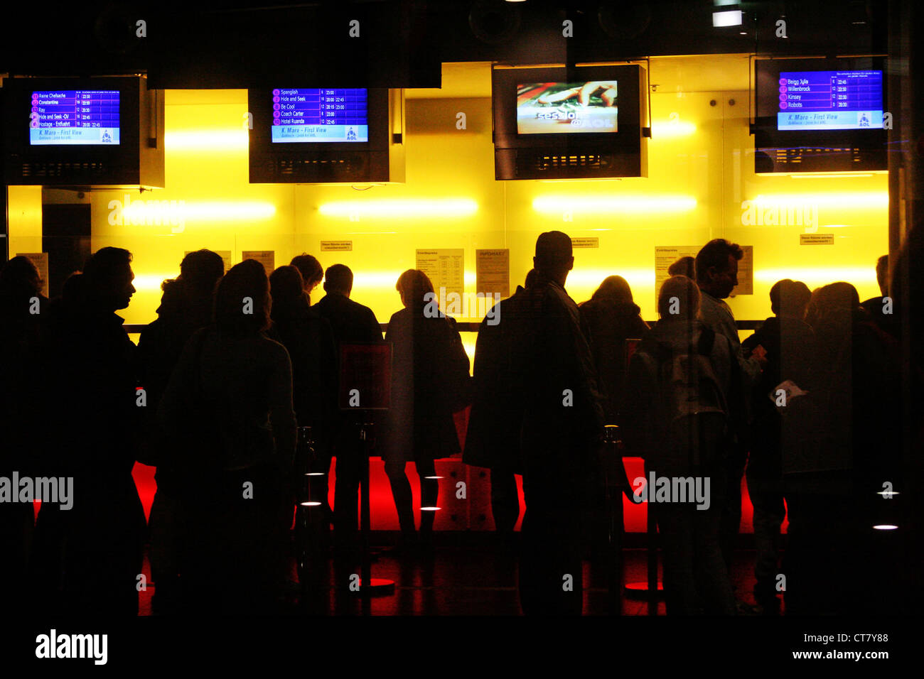 Moviegoers hi-res stock photography and images - Alamy