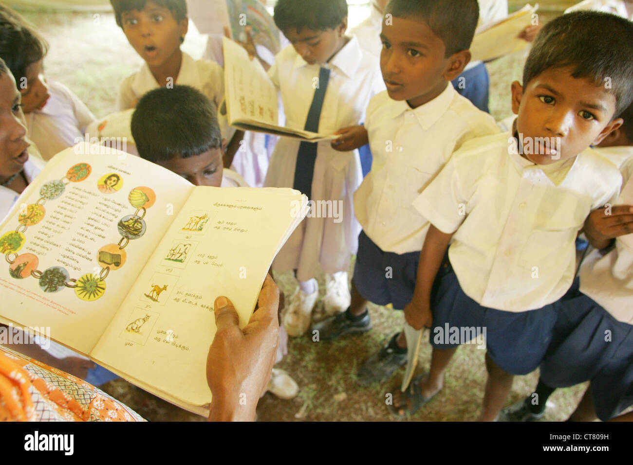School trincomalee hi-res stock photography and images - Alamy