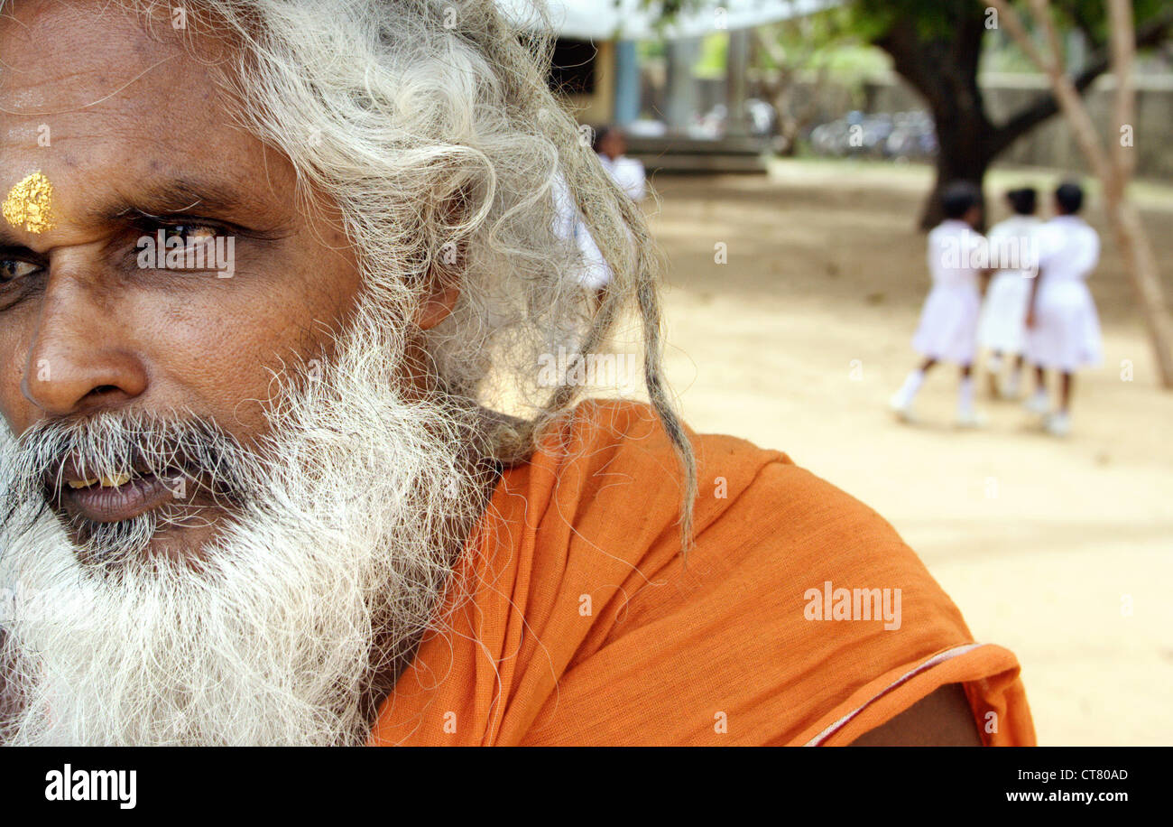 Hindu priest hi-res stock photography and images - Alamy