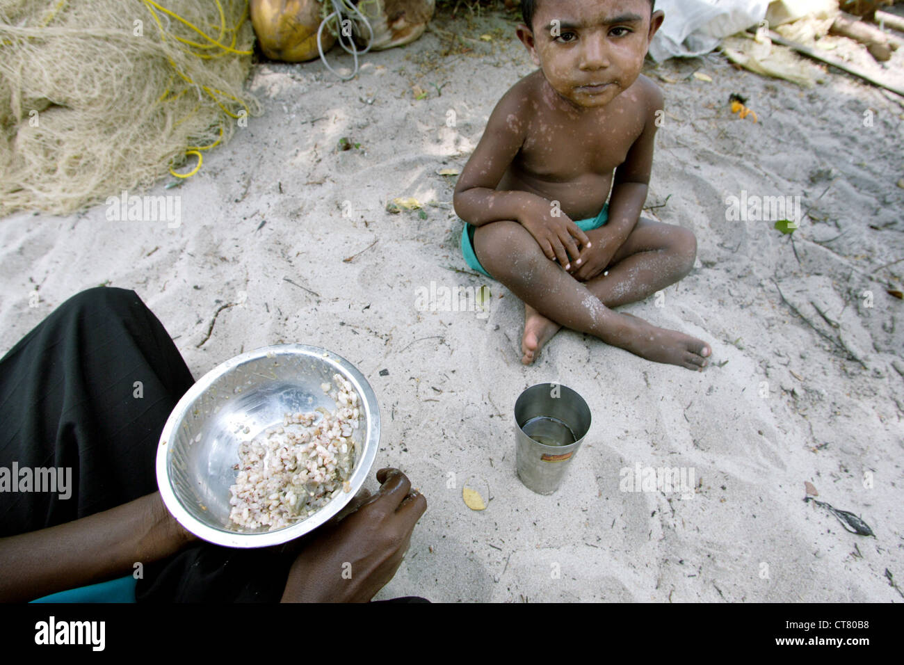 Emergency food asia hi-res stock photography and images - Alamy