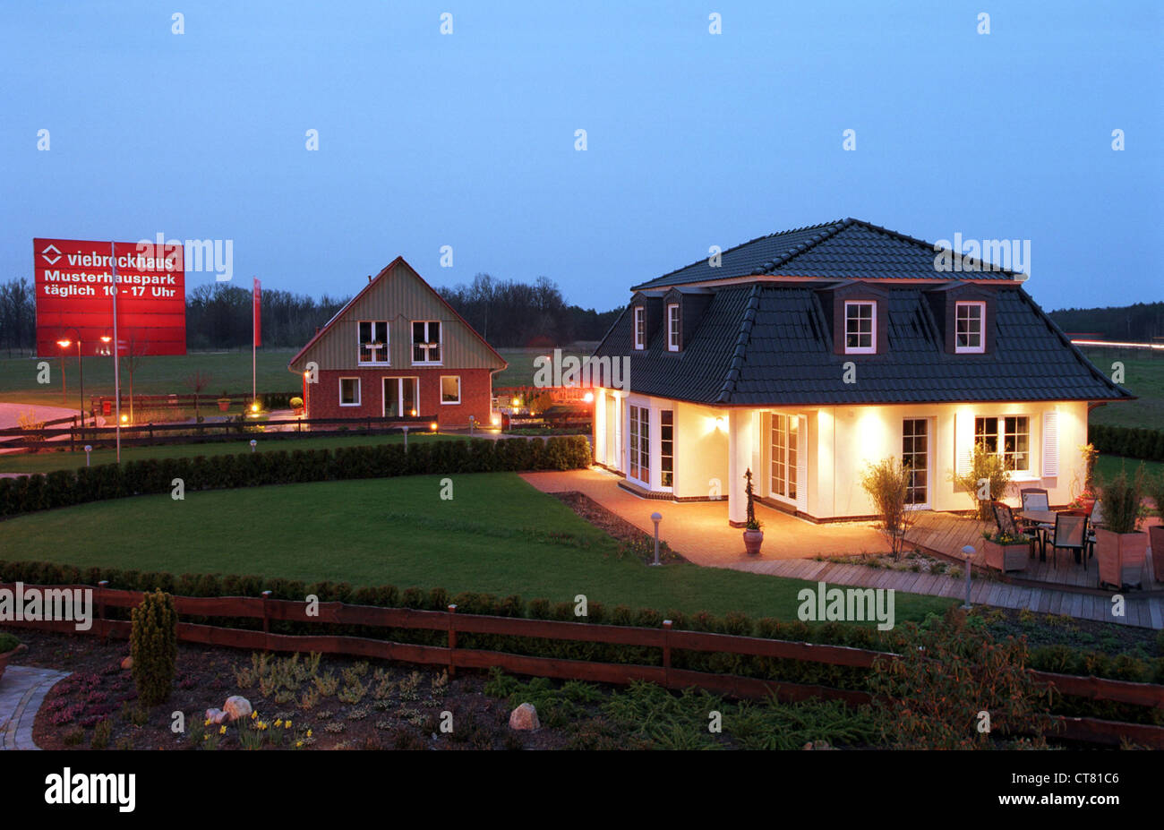 Musterhauspark networks in Brandenburg Stock Photo - Alamy