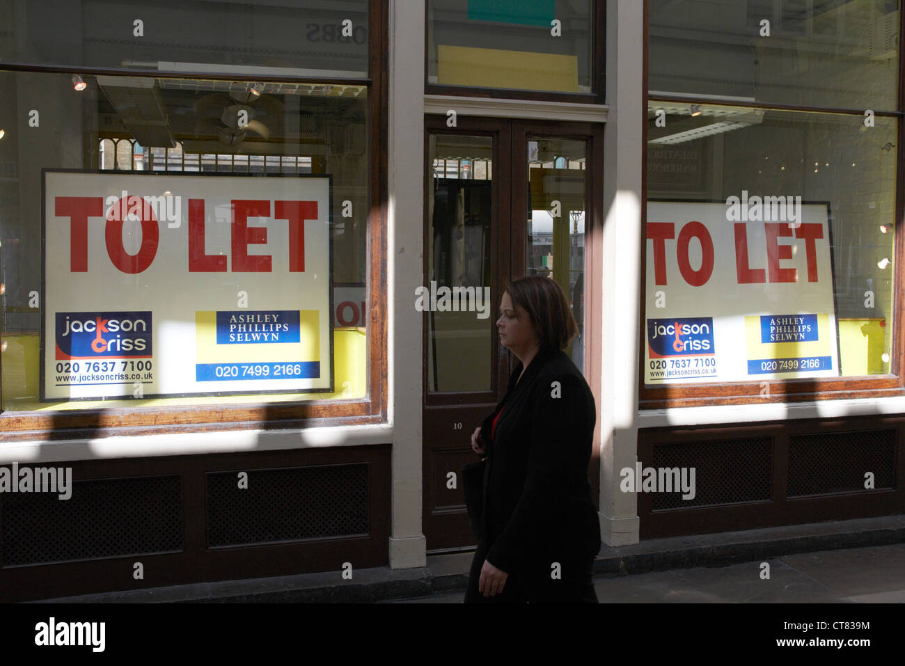London - A smaller shop business is for rent Stock Photo - Alamy
