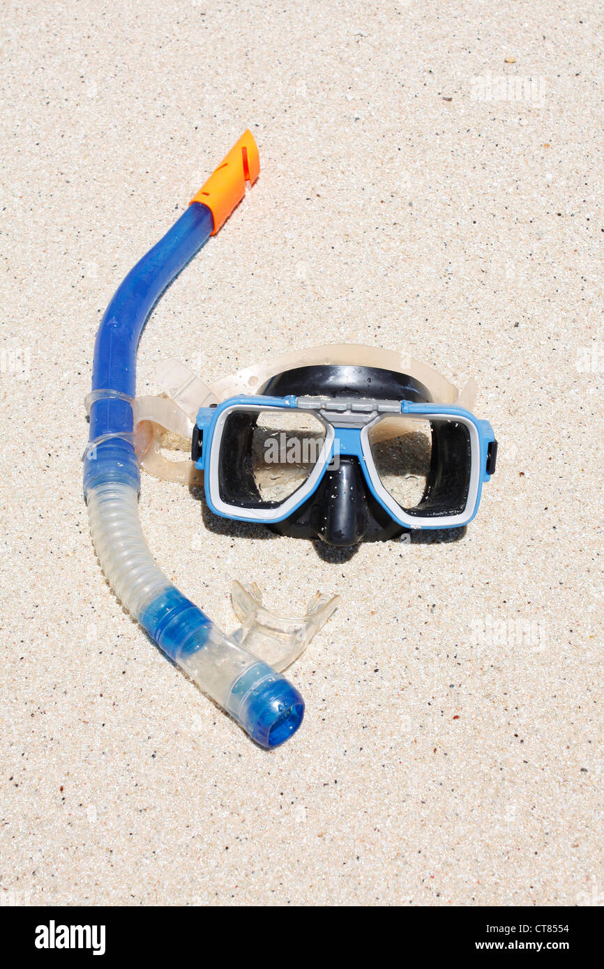 Snorkel and mask Stock Photo - Alamy