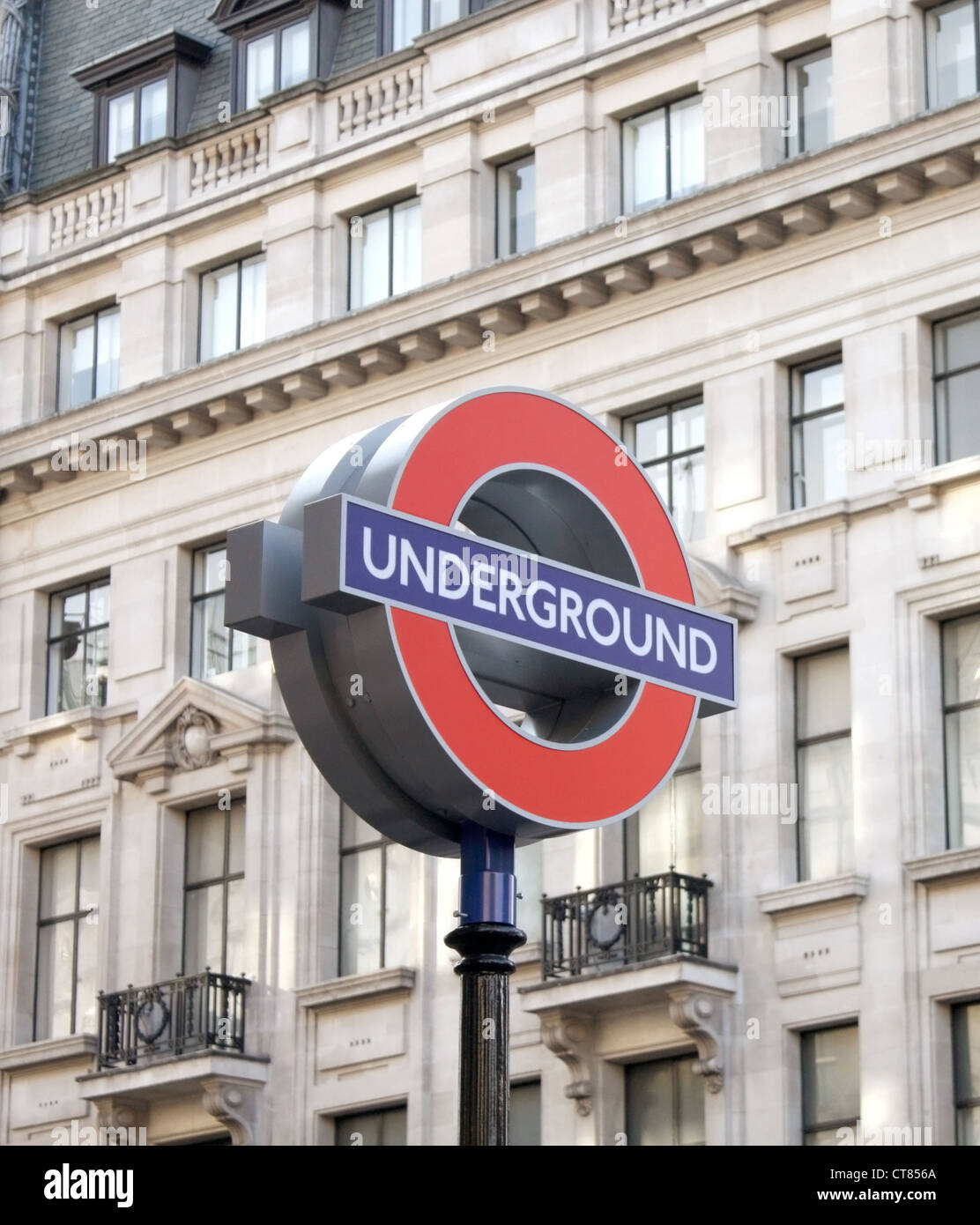 London tube sign hi-res stock photography and images - Alamy