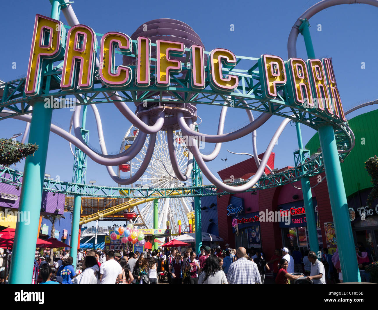 Fun Fair on Santa Monica Pier Stock Photo - Alamy