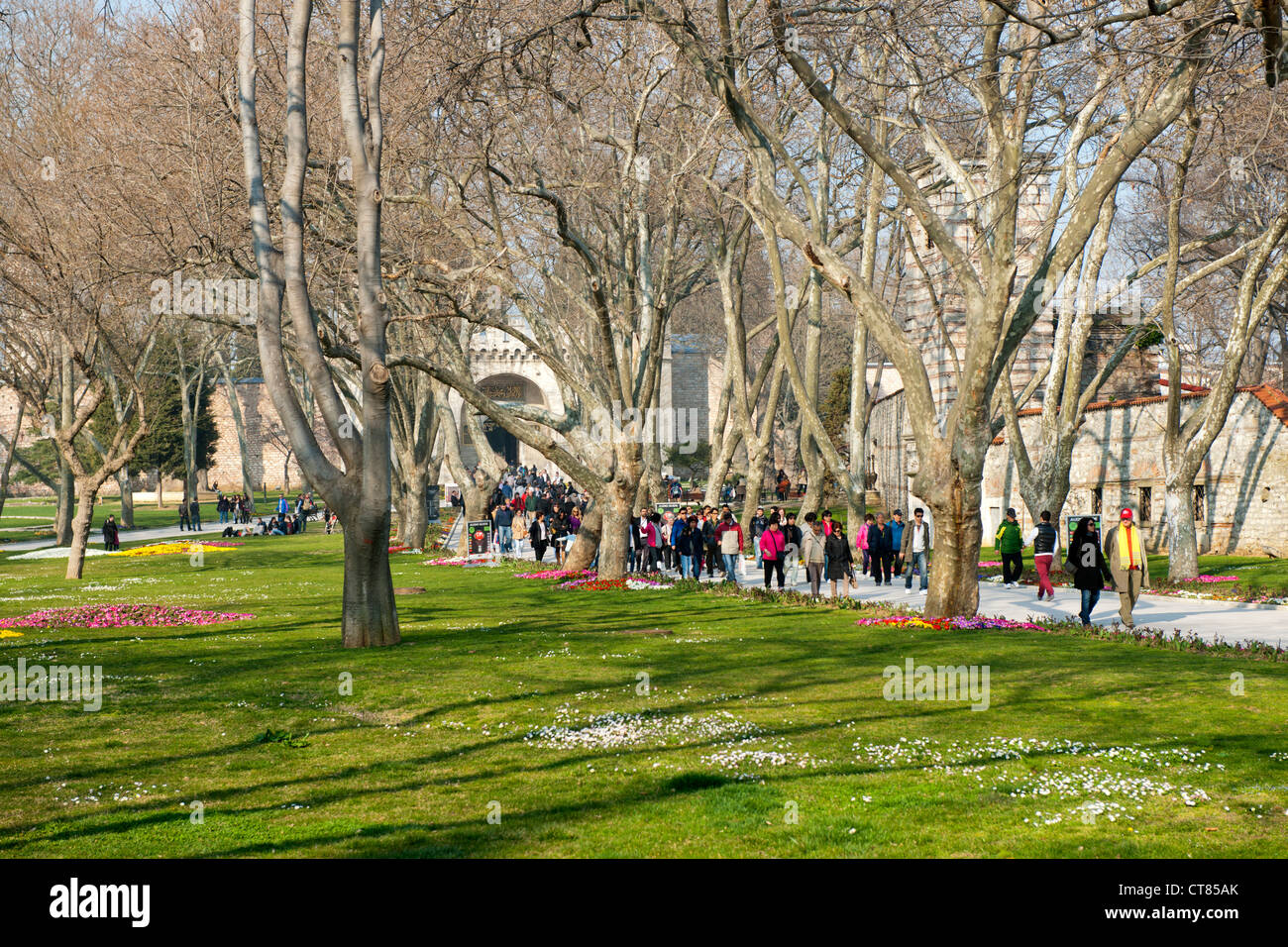 Türkei, Istanbul, Sultanahmet, Topkapi Saray, im ertsen Hof des Topkapi ...