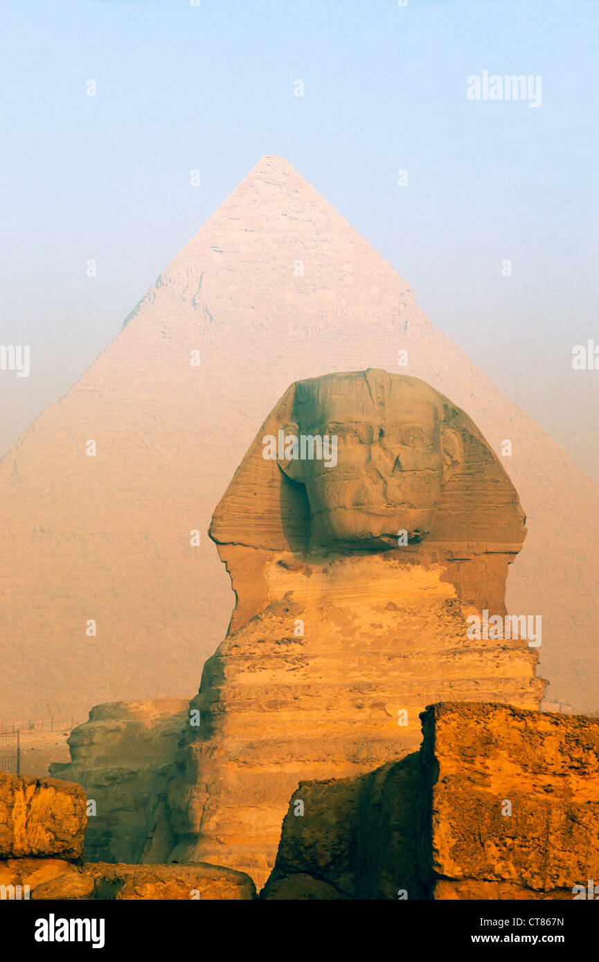 Giza, Egypt; the Great Pyramid of Cheops and statue of the Sphinx Stock ...