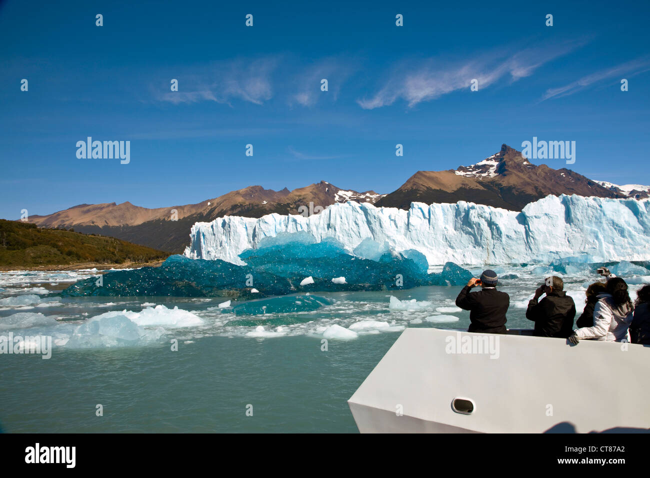 Iceberg glaciar hi-res stock photography and images - Alamy