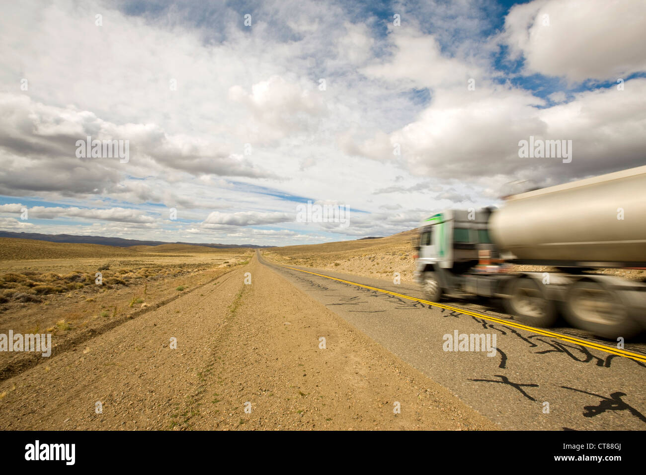 Roadside view whilst travelling along the Ruta 25 from Trelew to Esquel ...