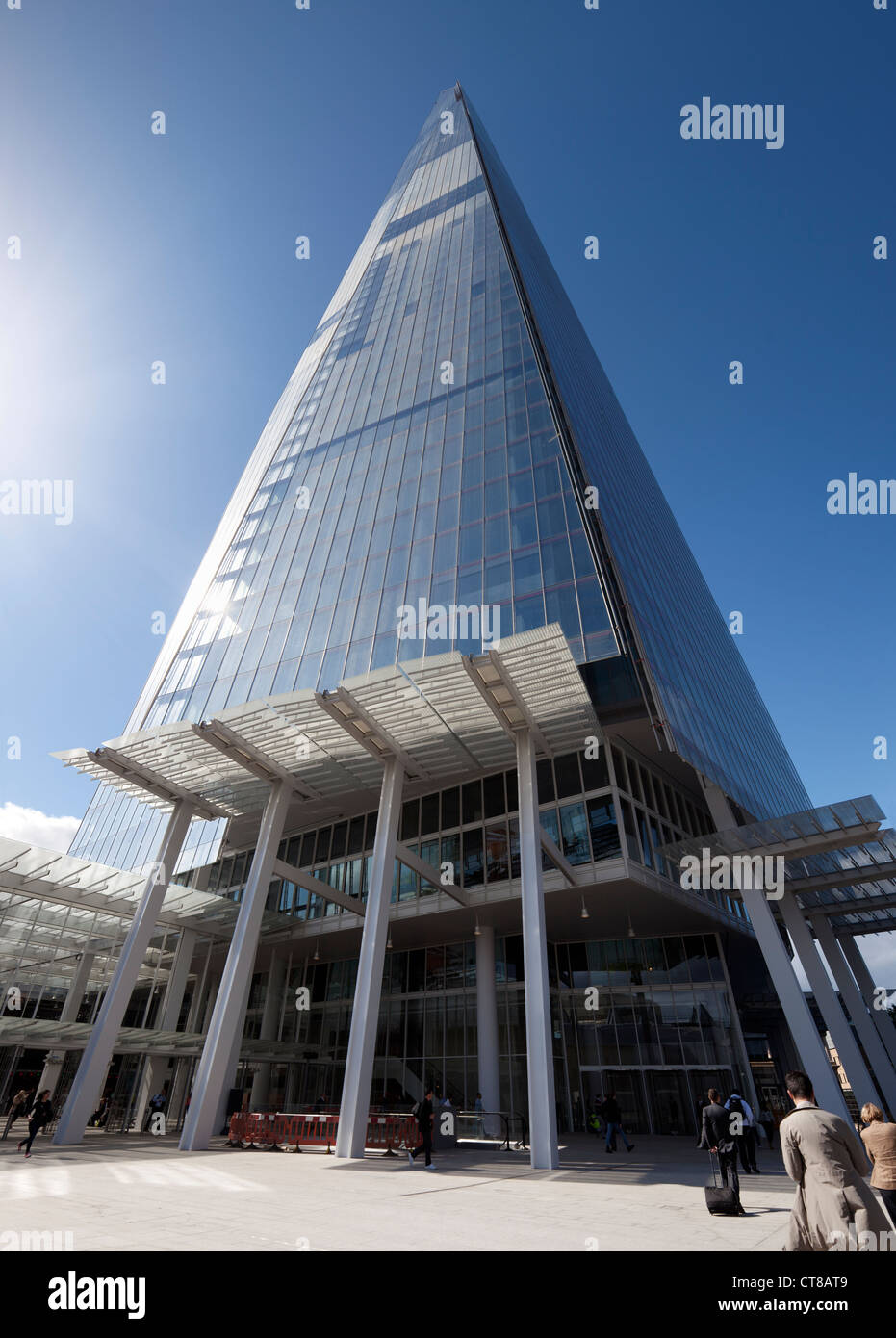 Shard entrance hi-res stock photography and images - Alamy