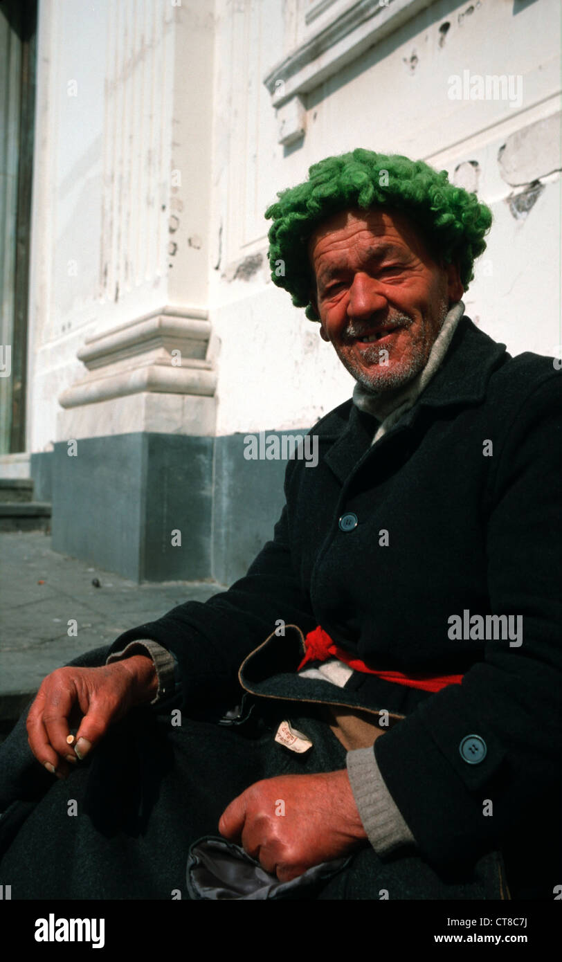 Old man enjoying the sun Stock Photo - Alamy