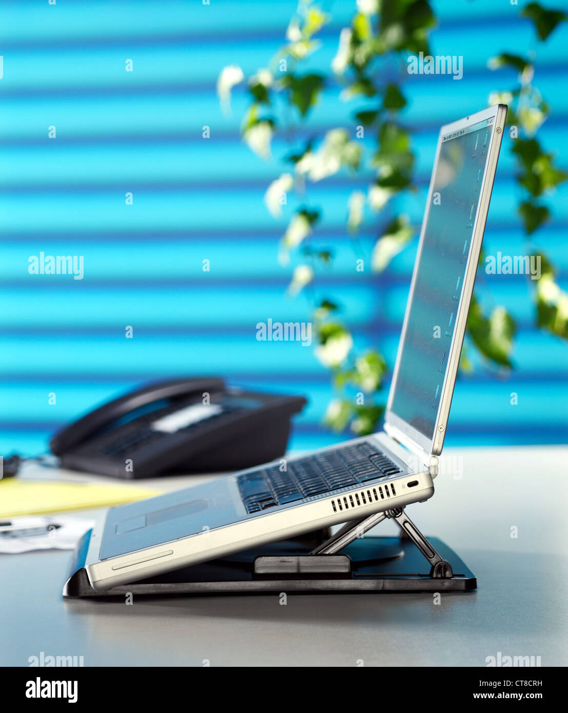 Side view of a laptop Stock Photo - Alamy