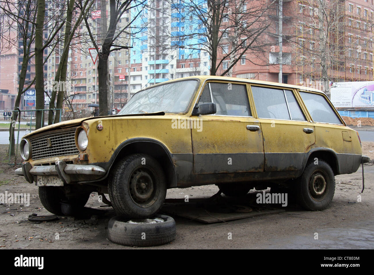 St petersburg broken lada hi-res stock photography and images - Alamy