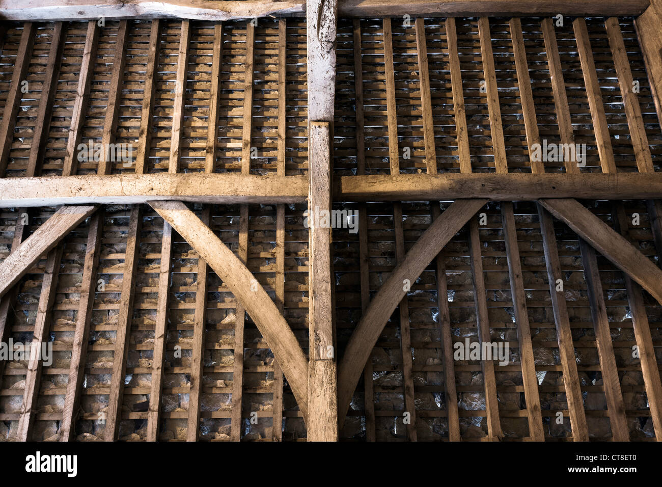 14th century tithe barn hi-res stock photography and images - Alamy