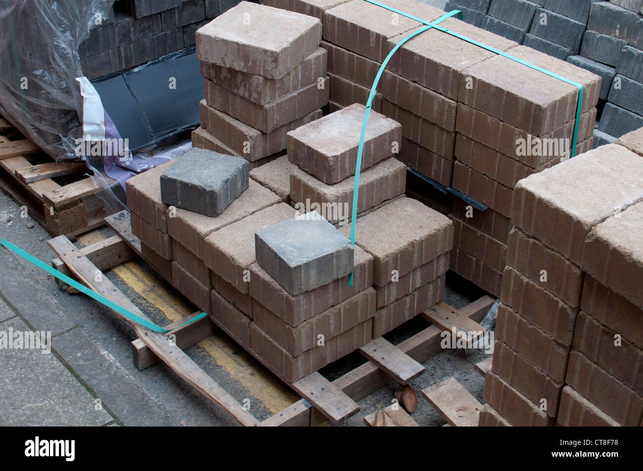 Warwick high street hi-res stock photography and images - Alamy