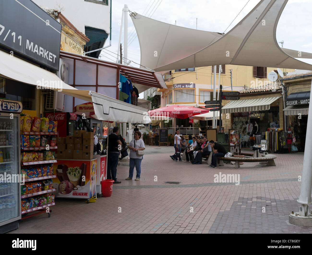 Turkish girls hi-res stock photography and images - Alamy