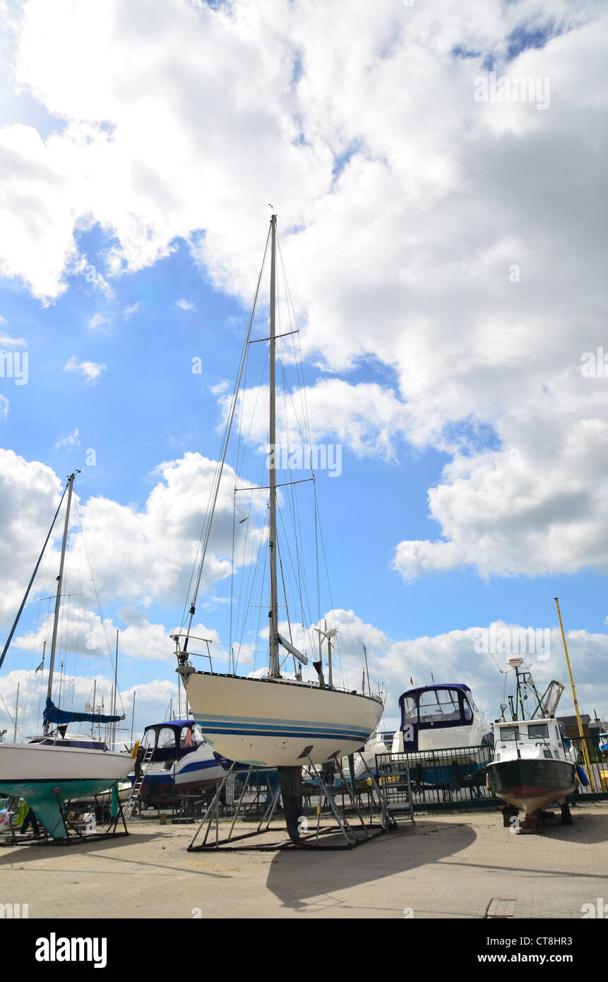 Boat yard hi-res stock photography and images - Alamy
