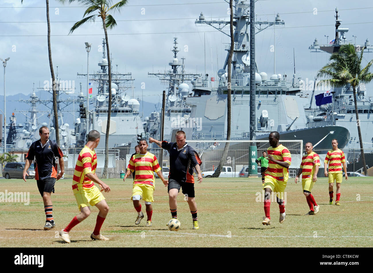 Royal australian navy adelaide class guided missile frigate hmas hi-res ...