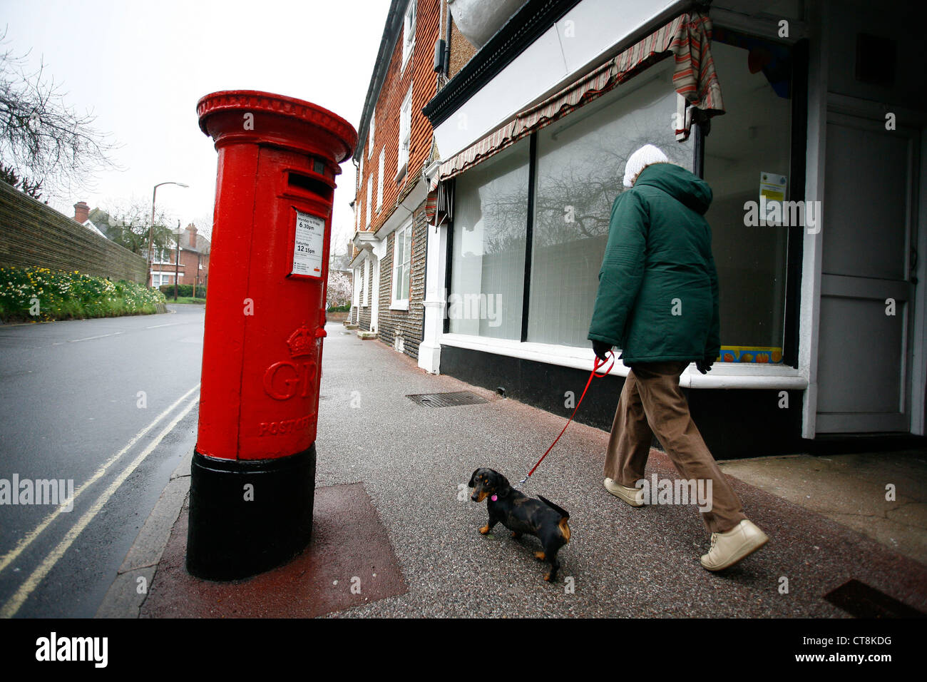 A closed Post Office and Royal Mail Post Box Stock Photo - Alamy