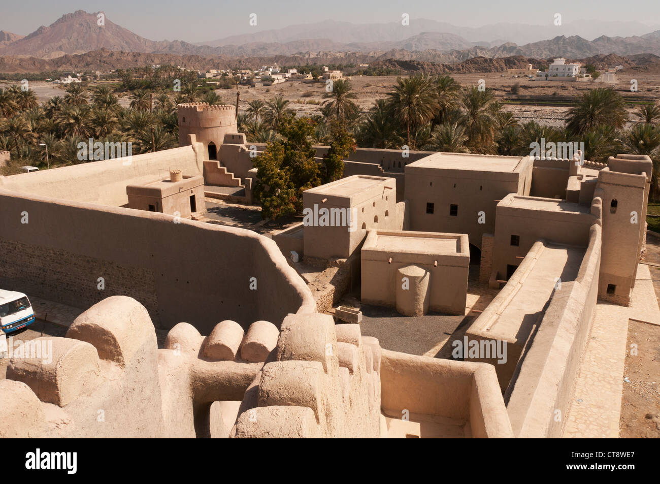 Elk207-2289 Oman, Bidbid Fort, interior courtyard Stock Photo - Alamy