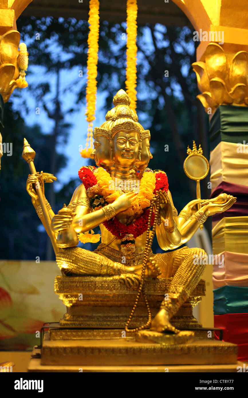 Golden temples at dusk hi-res stock photography and images - Alamy