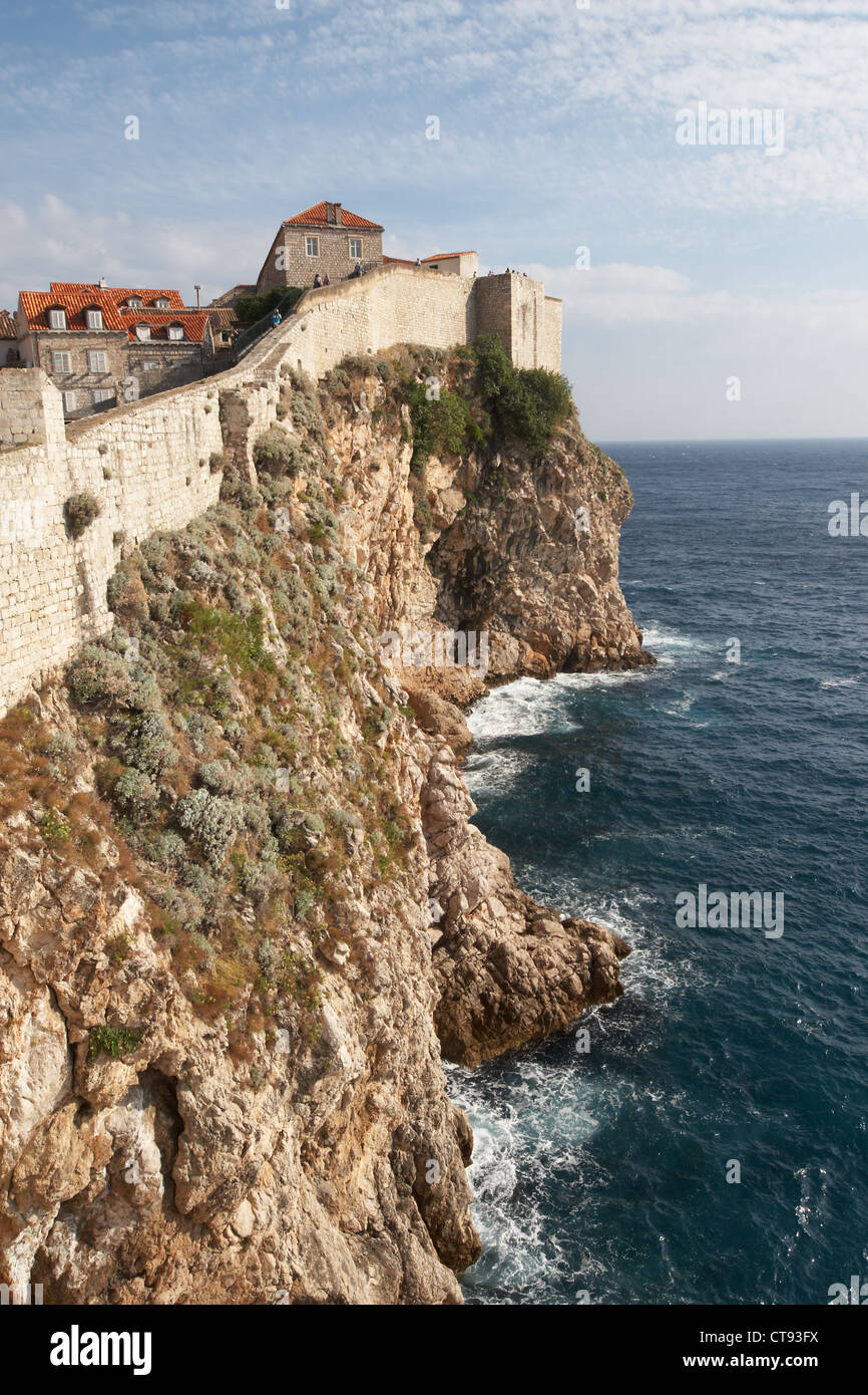 Castle walls sea coast hi-res stock photography and images - Alamy