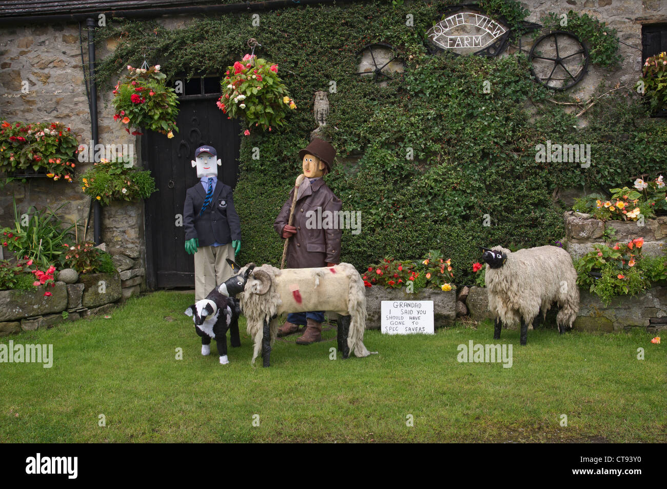 Scarecrow competition hi-res stock photography and images - Alamy