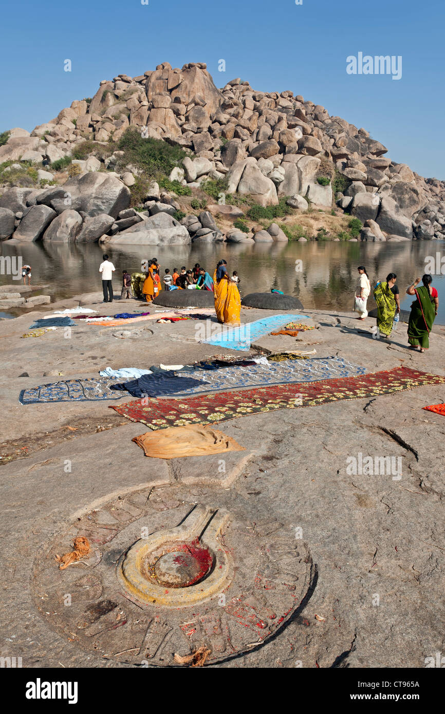 Lingam linga hi-res stock photography and images - Alamy