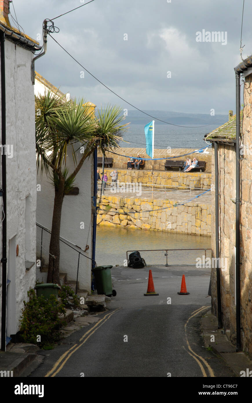 Mousehole cornwall streets hi-res stock photography and images - Alamy