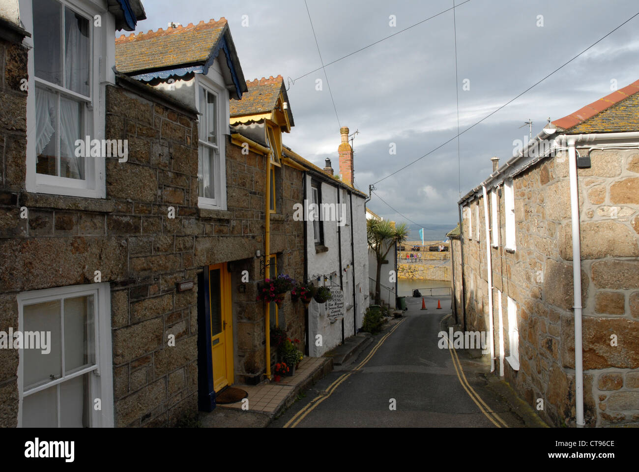 Mousehole streets hi-res stock photography and images - Alamy