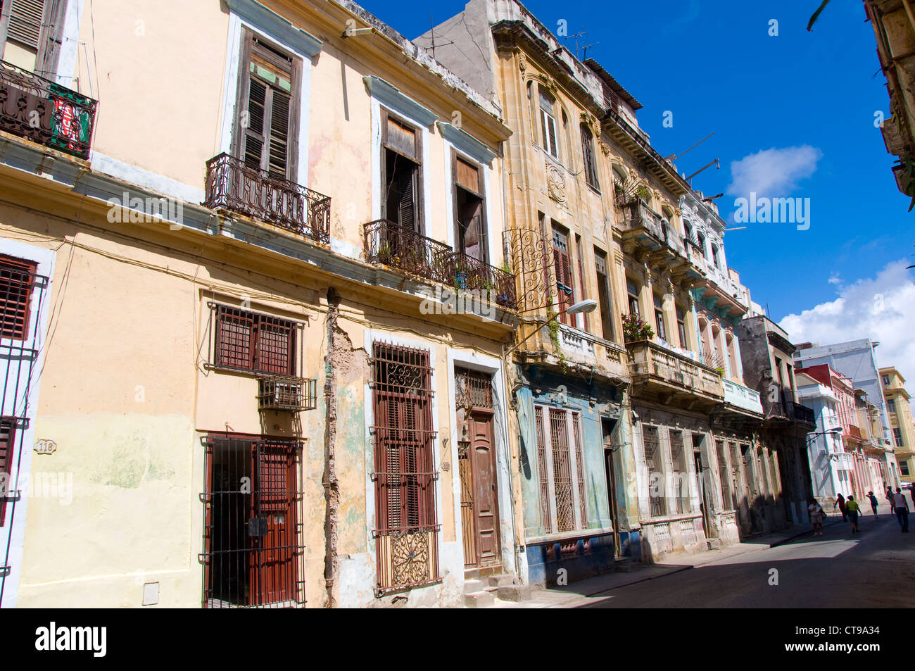 Colonial Buildings, La Havana, Cuba Stock Photo - Alamy