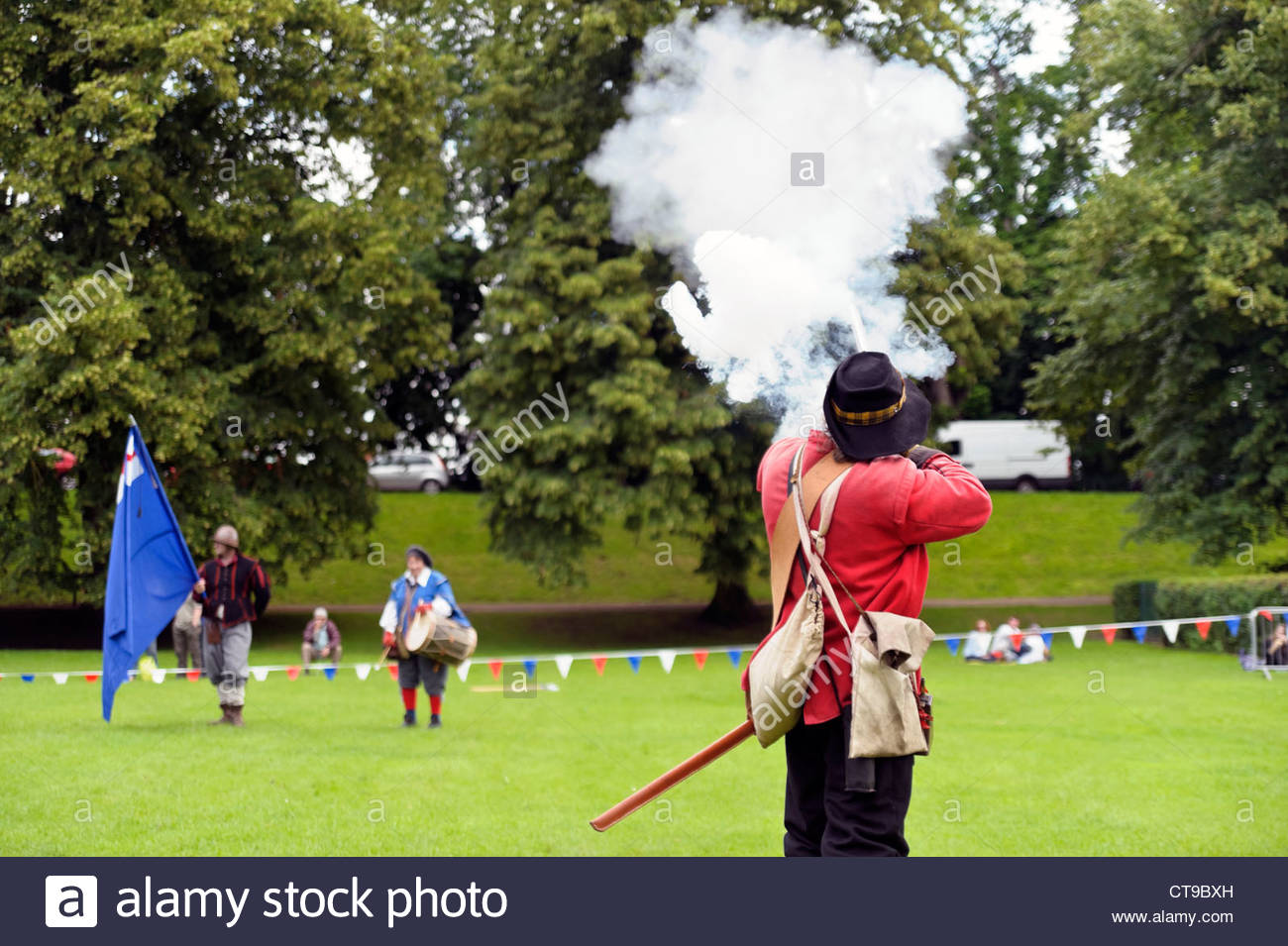 Musket Firing Stock Photos & Musket Firing Stock Images - Alamy