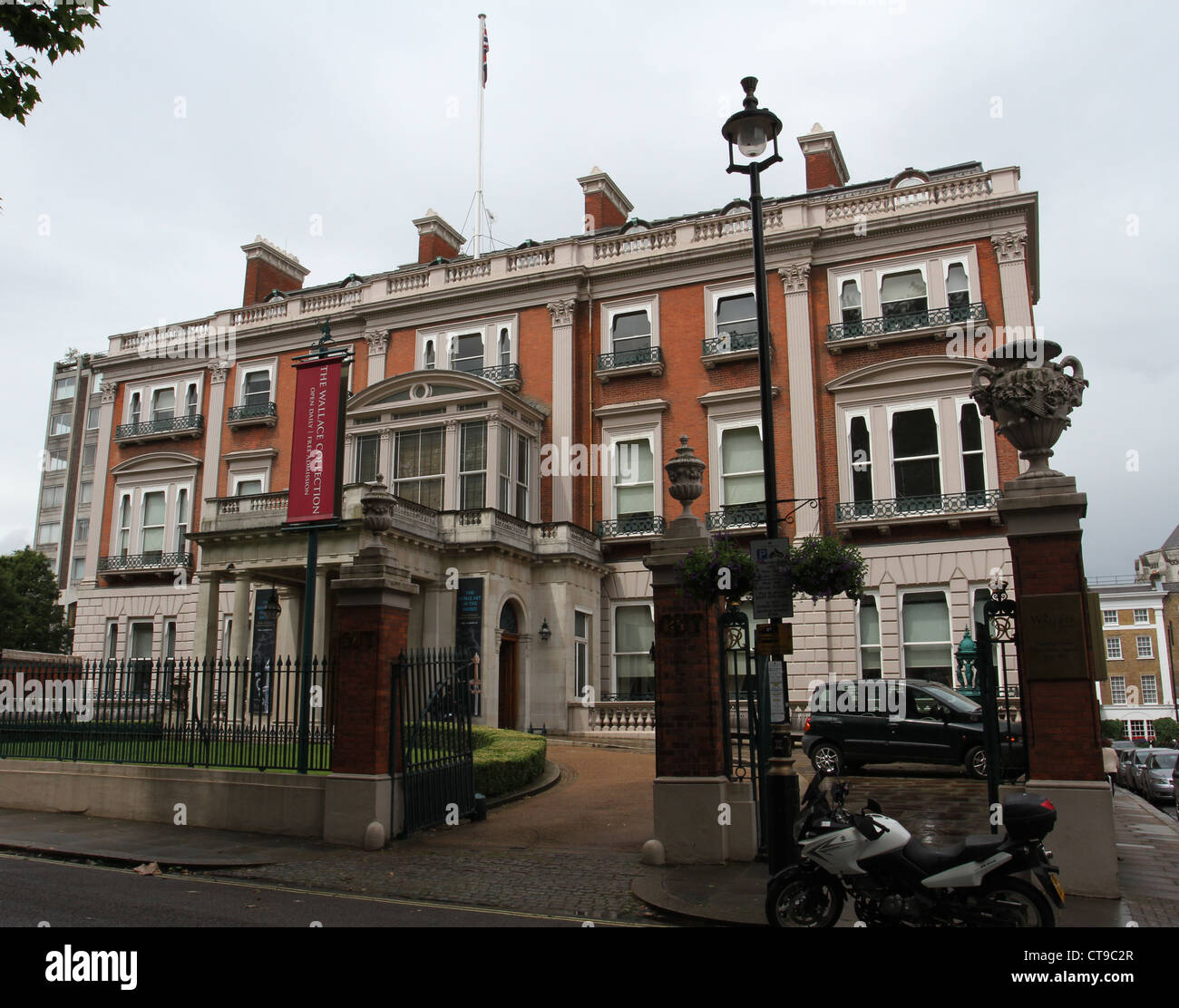 The wallace collection museum hi-res stock photography and images - Alamy