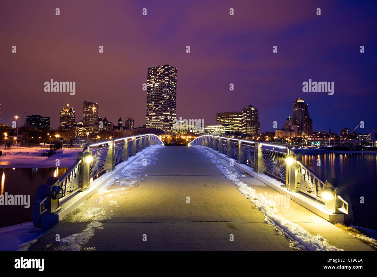 Milwaukee lakefront hi-res stock photography and images - Alamy