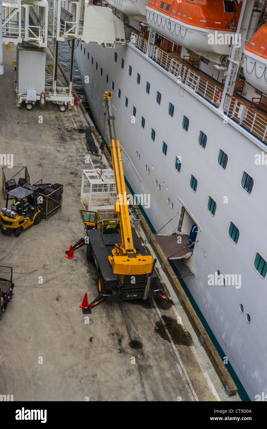 Dock Workers High Resolution Stock Photography and Images - Alamy
