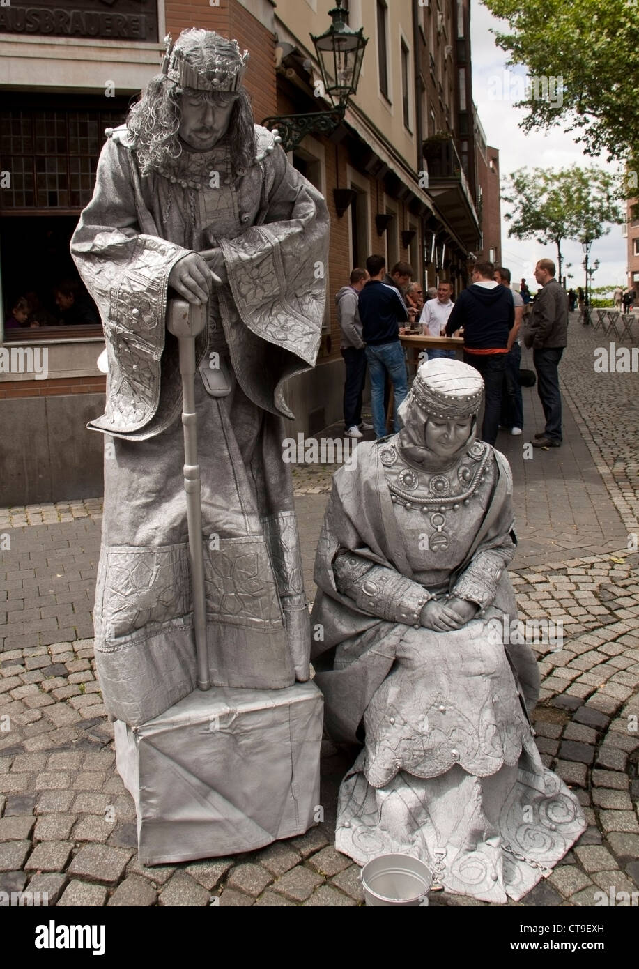 Mime artists hi-res stock photography and images - Alamy