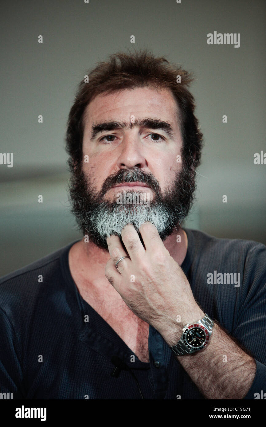 King eric cantona hi-res stock photography and images - Alamy