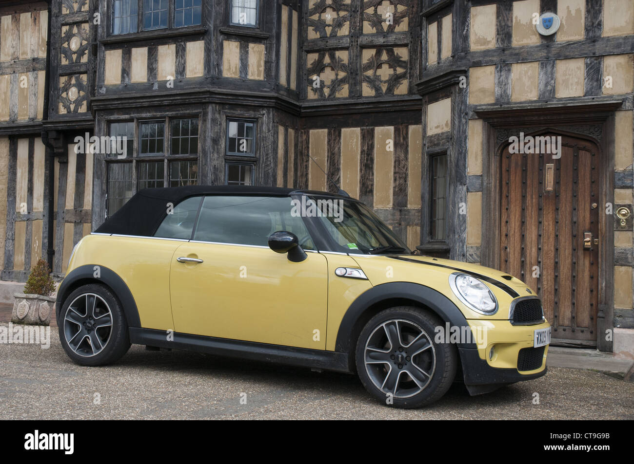 Convertible mini cooper hi-res stock photography and images - Alamy