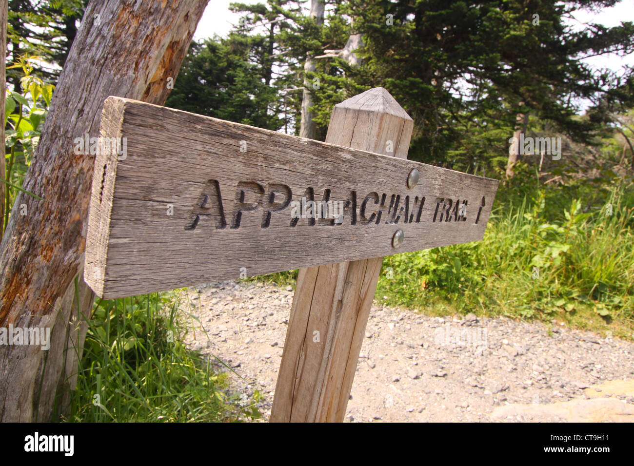 The appalachian trail sign as it crosses Clingman's Dome in Great Smoky ...