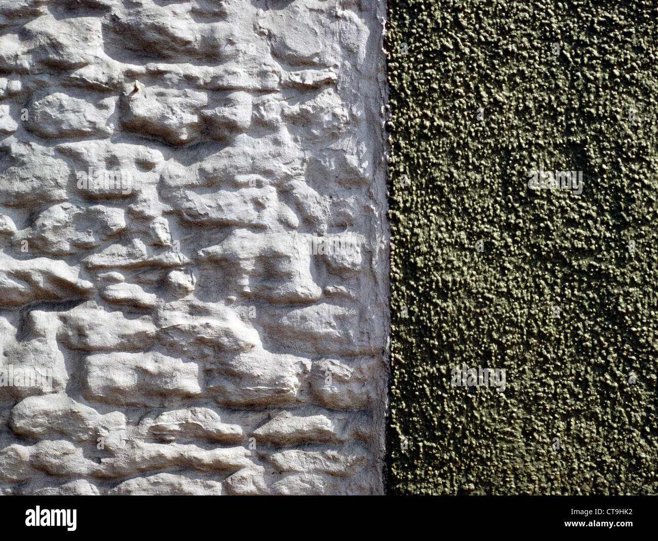 White pebble dash wall hi-res stock photography and images - Alamy