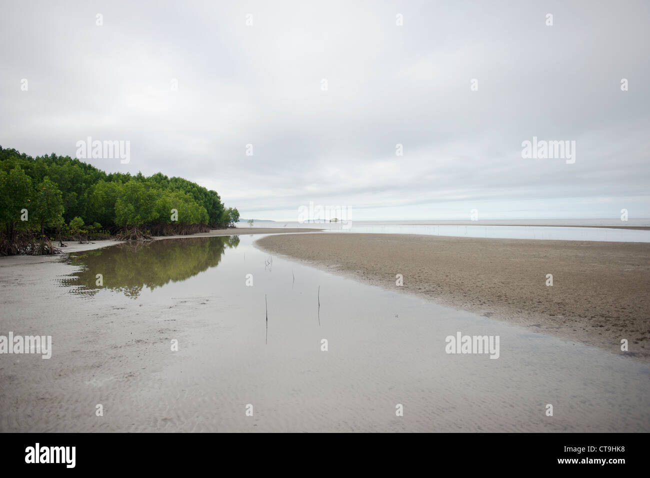 Evening mood at low tide at Cooya Beach on the Cape York Peninsula in ...
