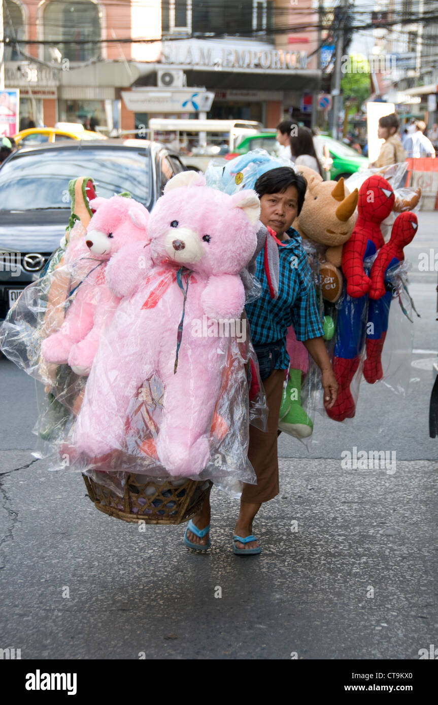 Shoulder carrying pole hi-res stock photography and images - Alamy