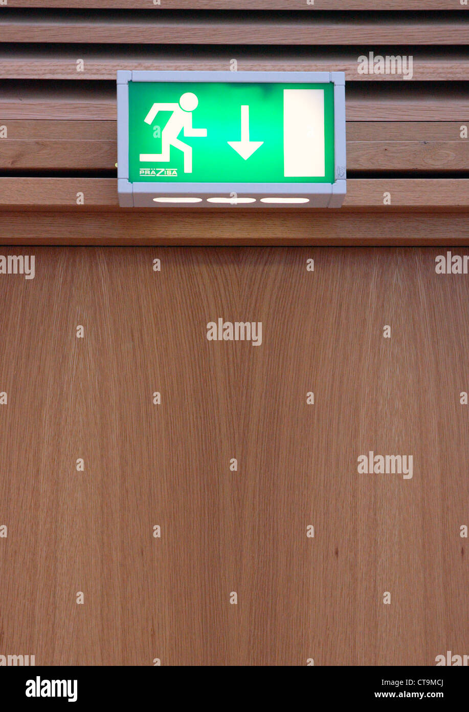 Pictogram EMERGENCY EXIT Stock Photo - Alamy