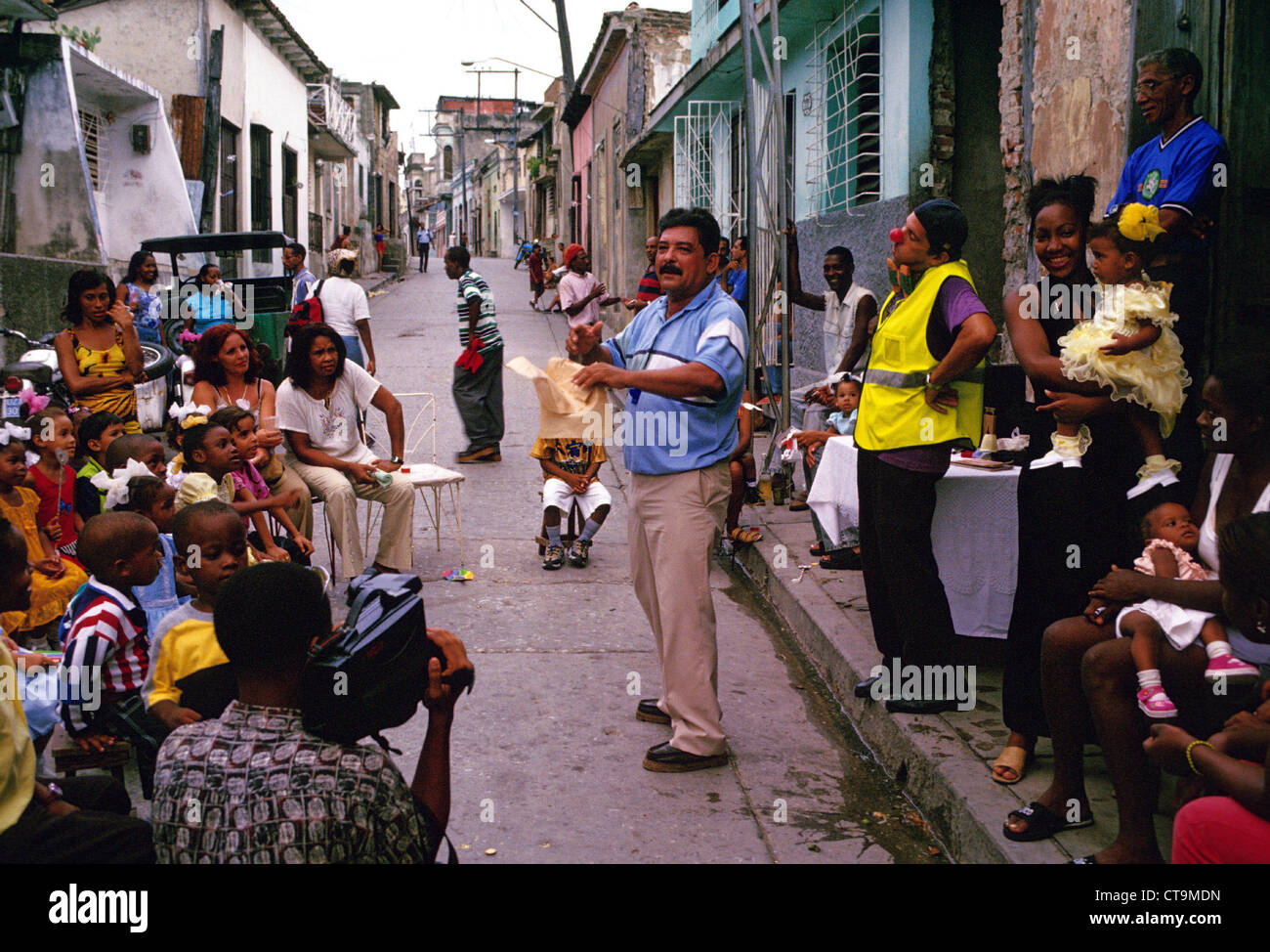 Entertainer at children's birthday in Santiago de Cuba Stock Photo - Alamy