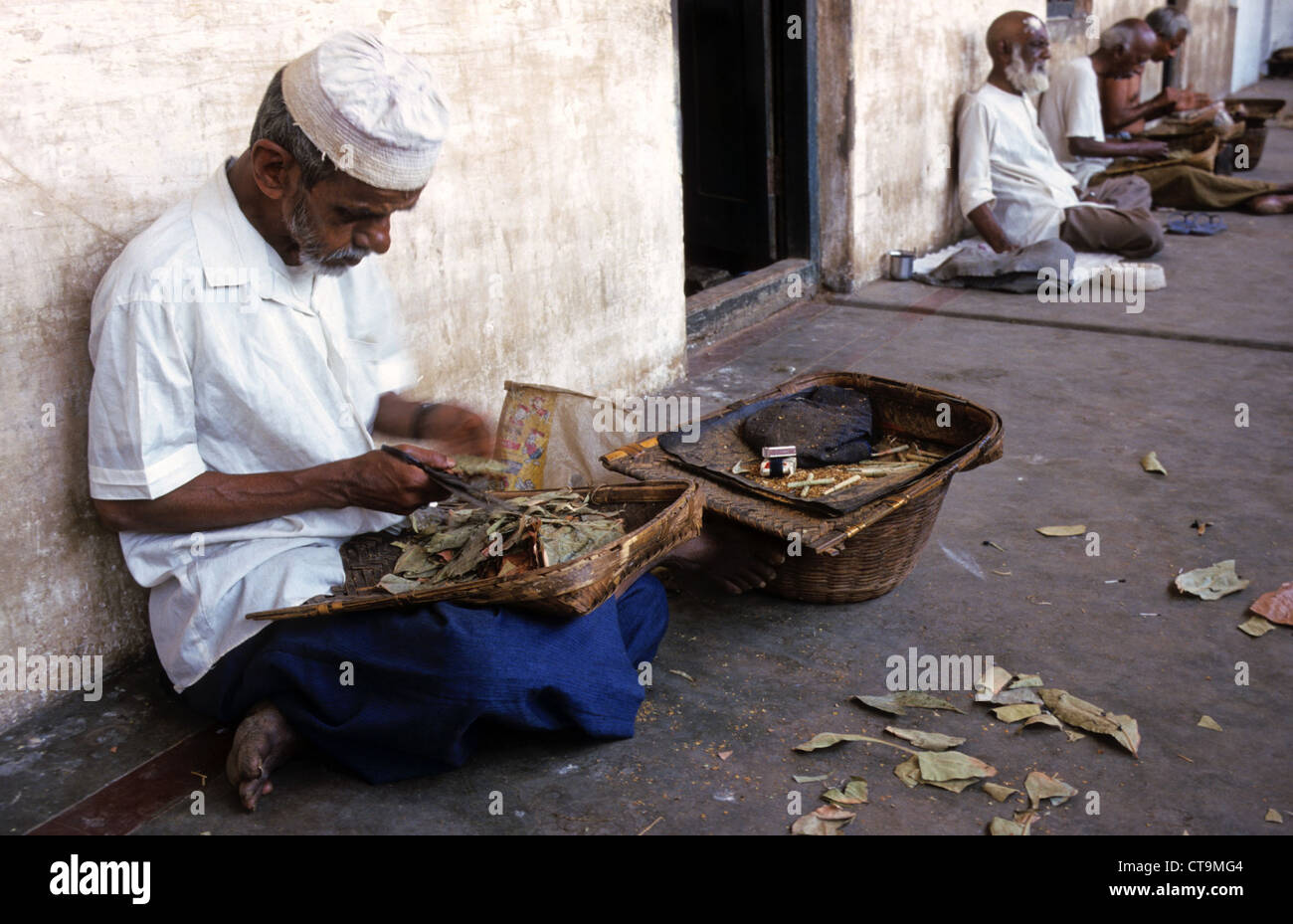 Indian cigarettes hi-res stock photography and images - Alamy