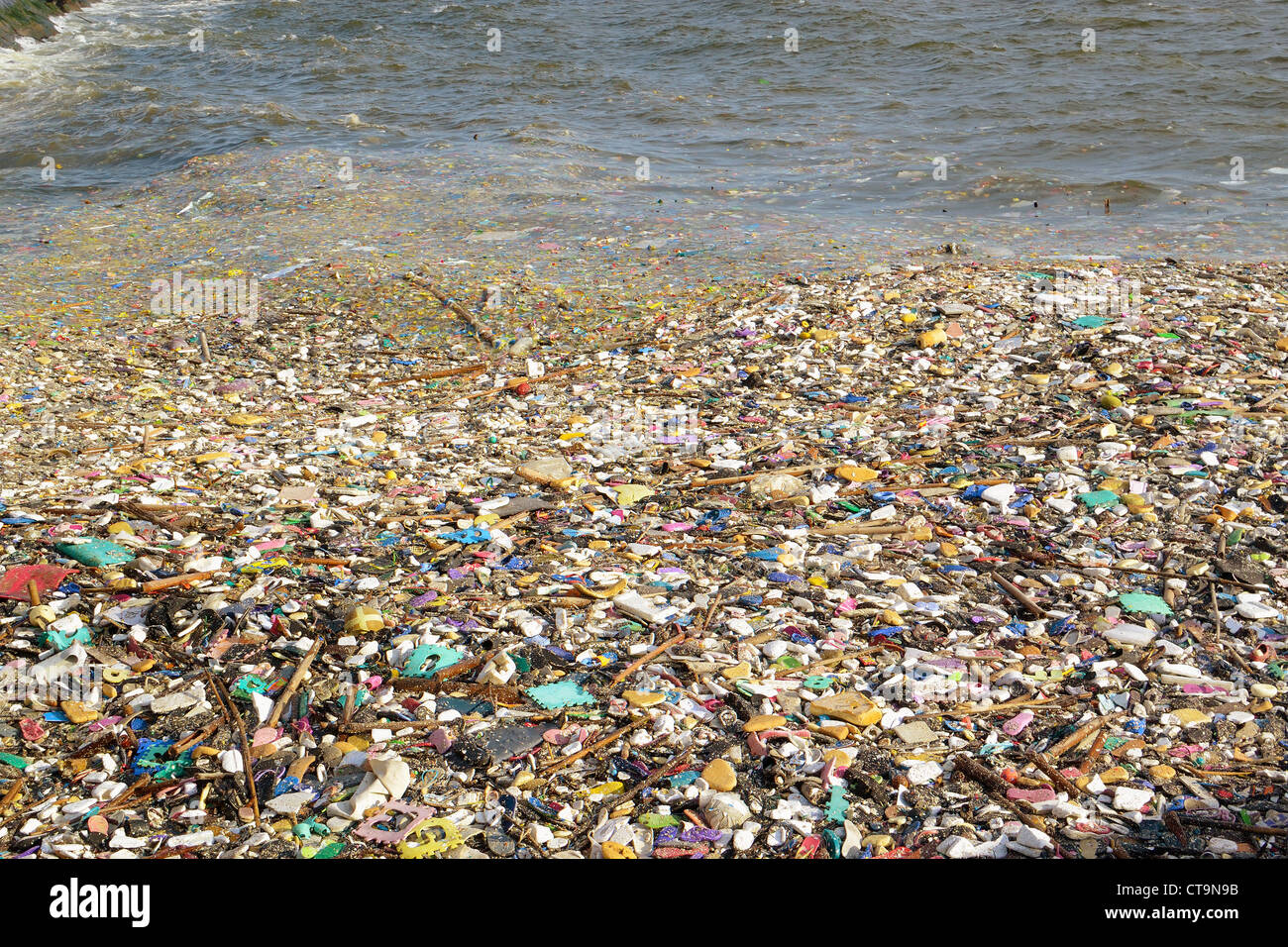 image of a polluted manila bay shore with toxic garbage floating Stock ...